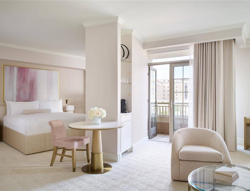 Newly Renovated Suites - Water and Courtyard Views | Salamander ...