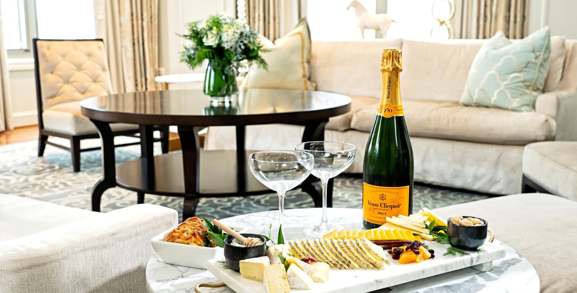 In-Room Dining | Salamander Washington DC